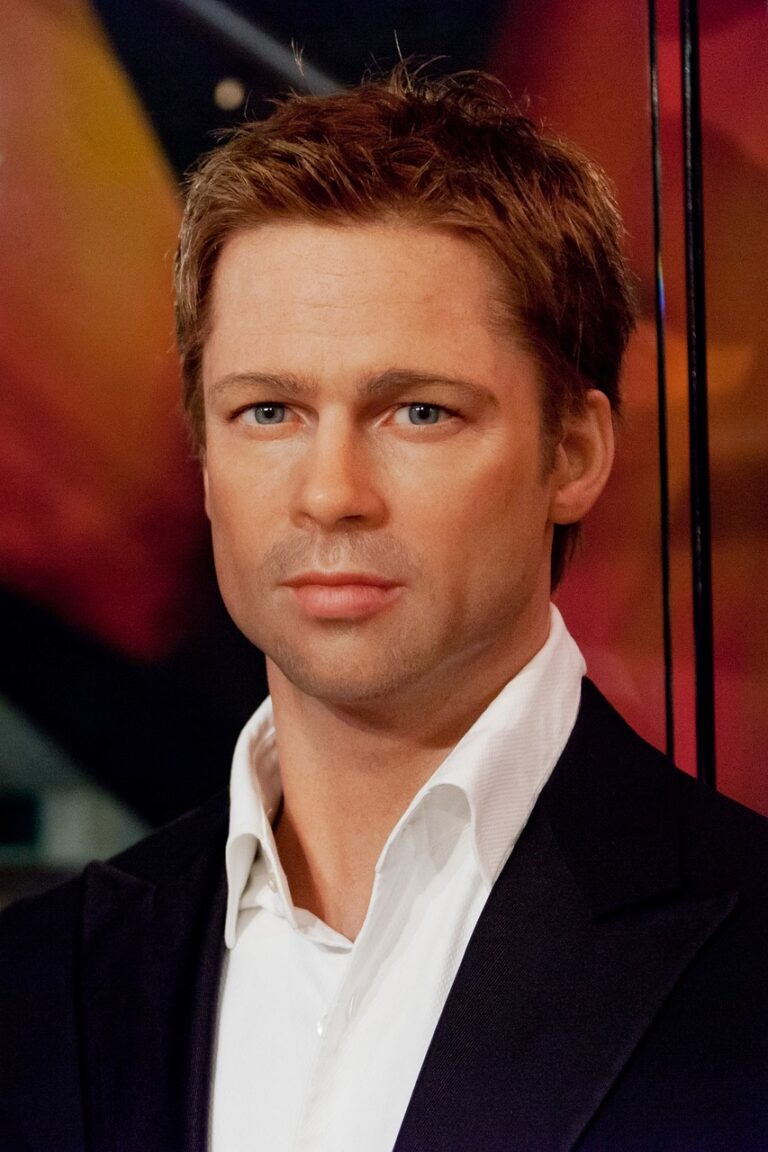 Describe An Actor Or Actress Whom You Admire IELTS Cue Card